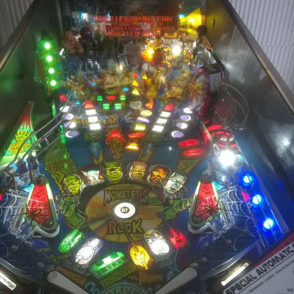 Flipper Monster Bash